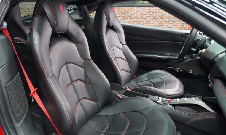 Ferrari 488 GTB F142M Red Rosso Corsa - Dourado Luxury Cars